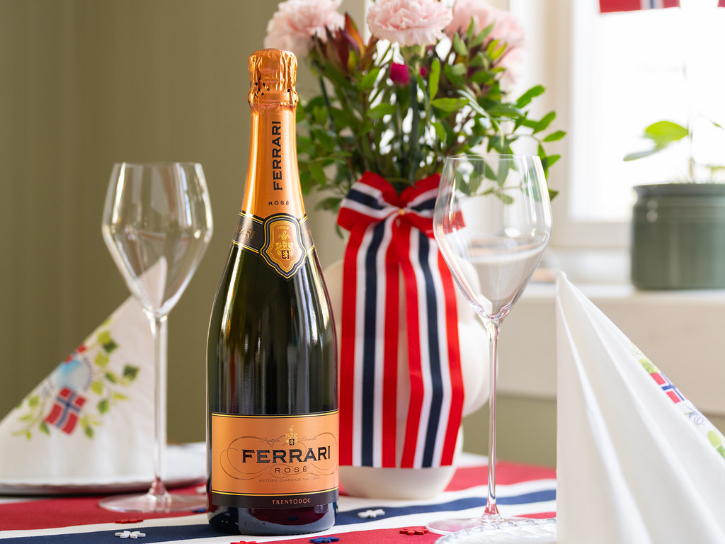 Rosa perle til knallpris - TRUDE HELÉN HOLE